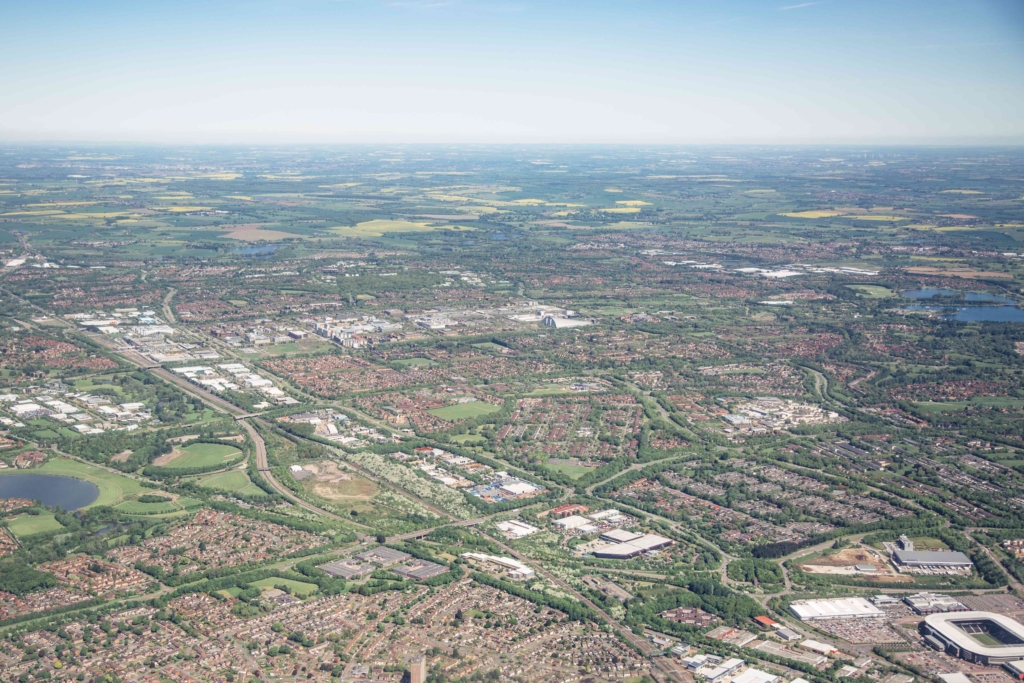 Transport links between London and Cranfield via Milton Keynes ...